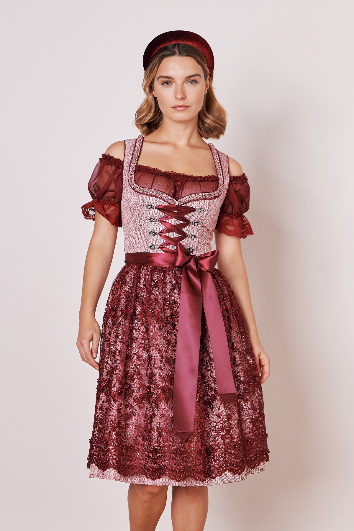 Dirndl Marica (60cm) in rot im Krüger Dirndl Online Shop