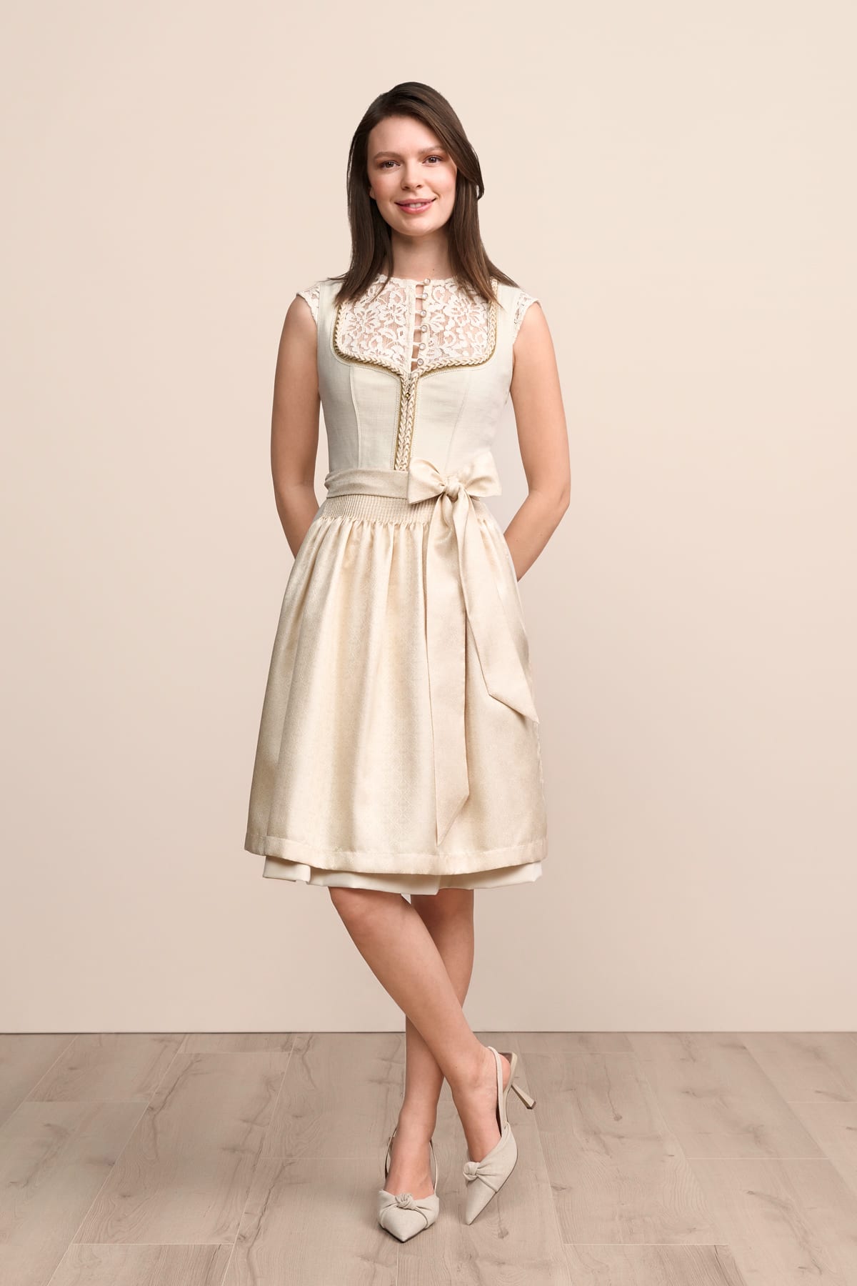 Dirndl Soleil (60cm) in beige im Krüger Dirndl Online Shop