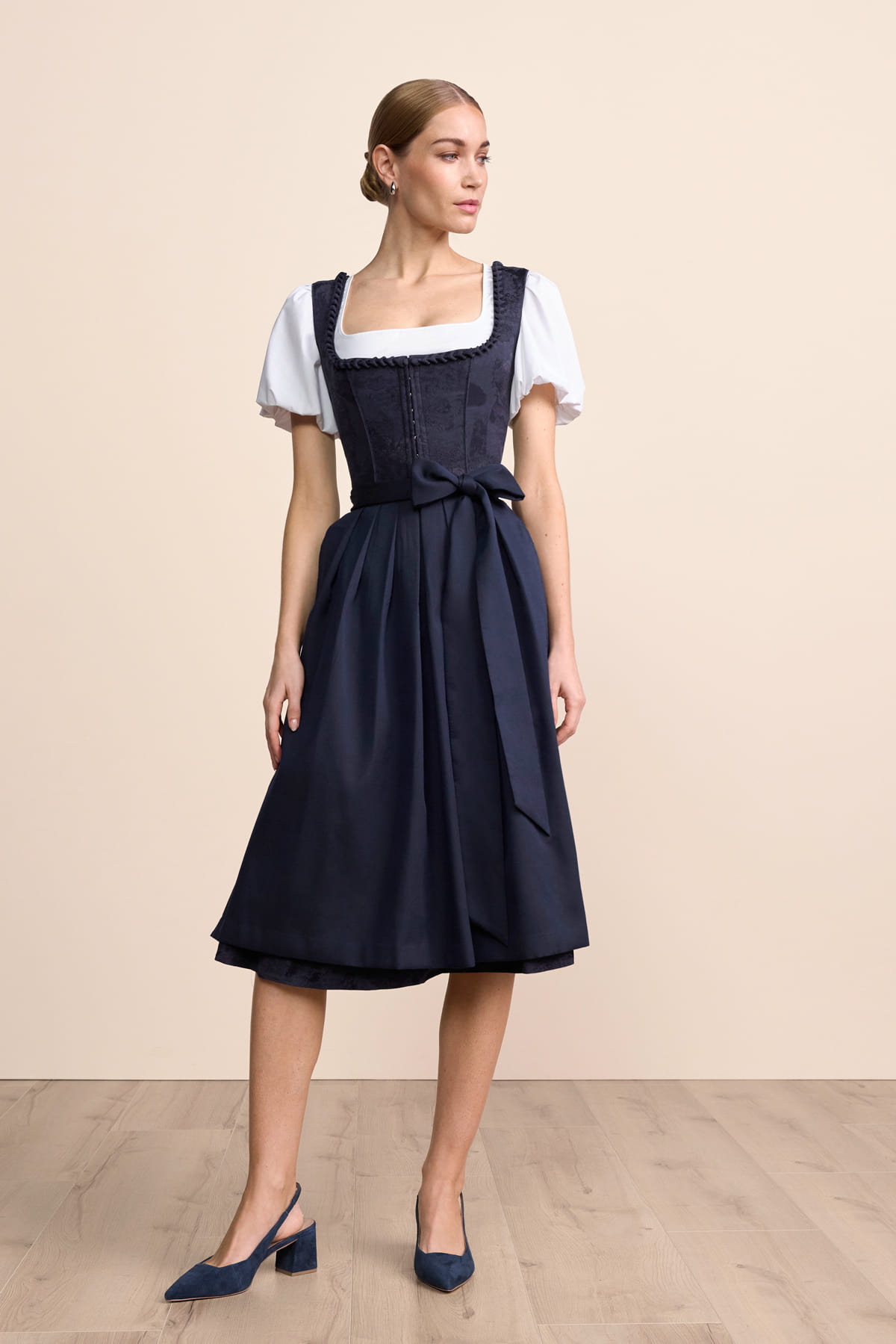 Dirndl Calyssia (70cm) in Krüger Dirndl Online Shop