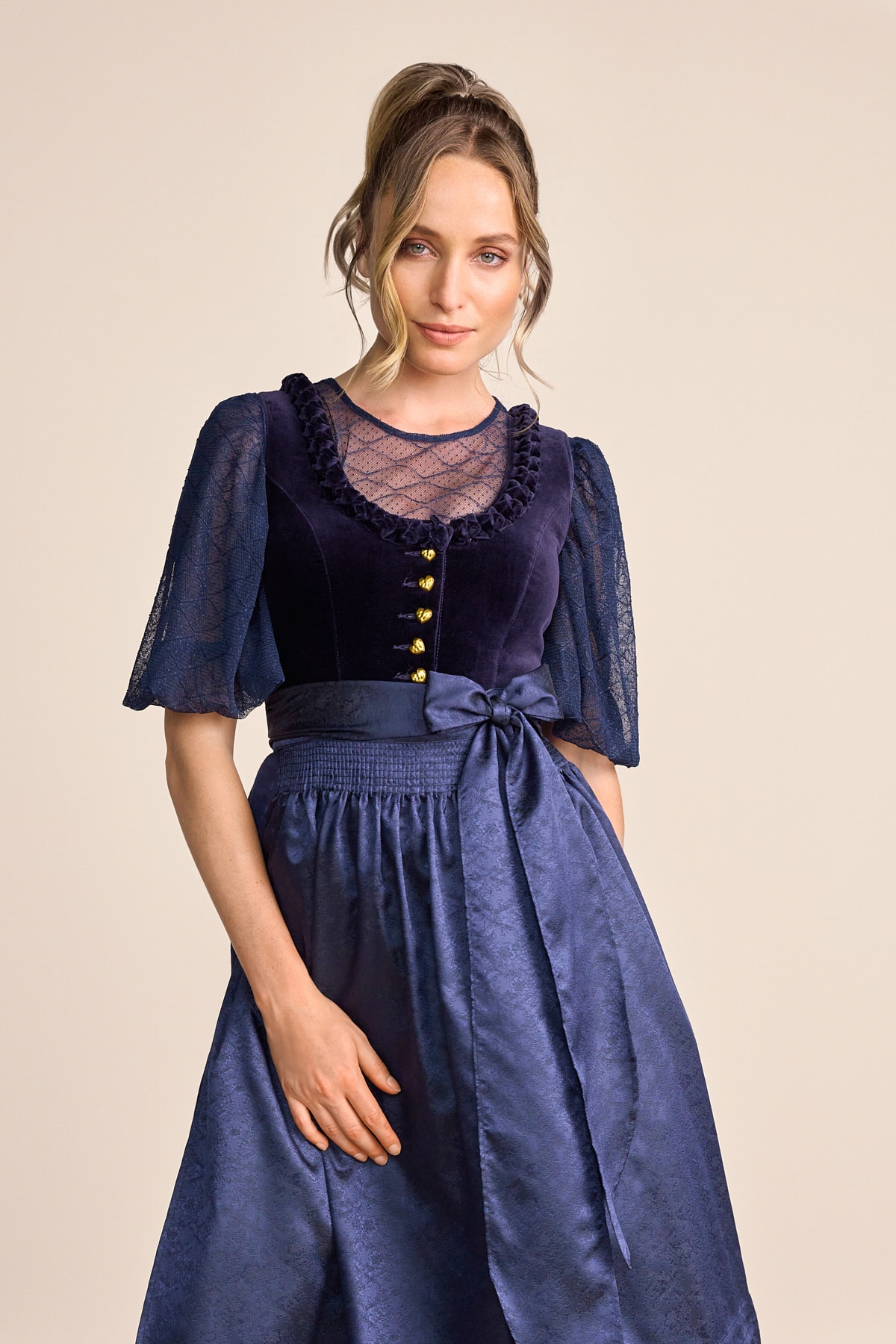 Dirndl Ayana (70cm) in blau im Krüger Dirndl Online Shop