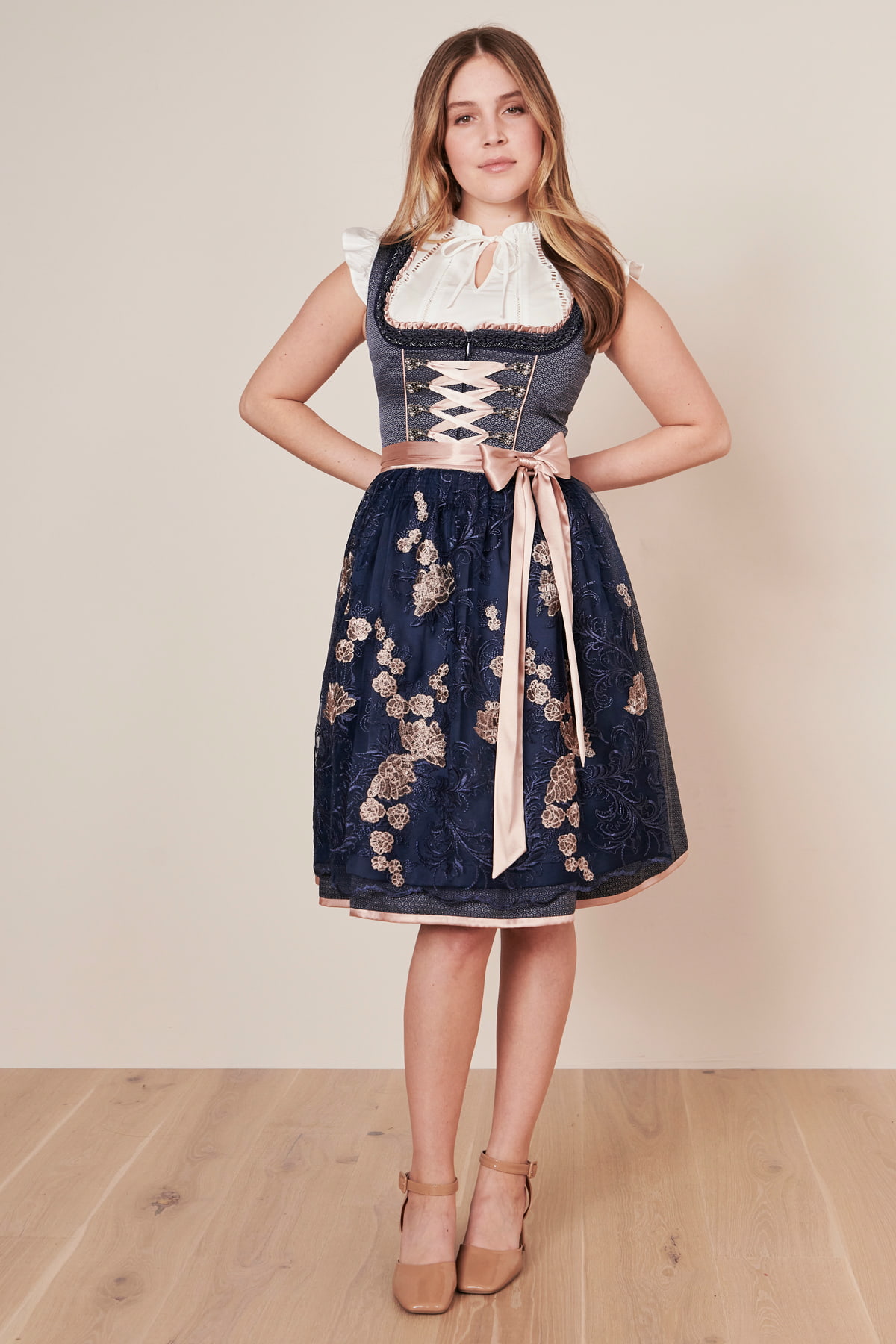 Dirndl Tracy (60cm) in blau im Krüger Dirndl Online Shop
