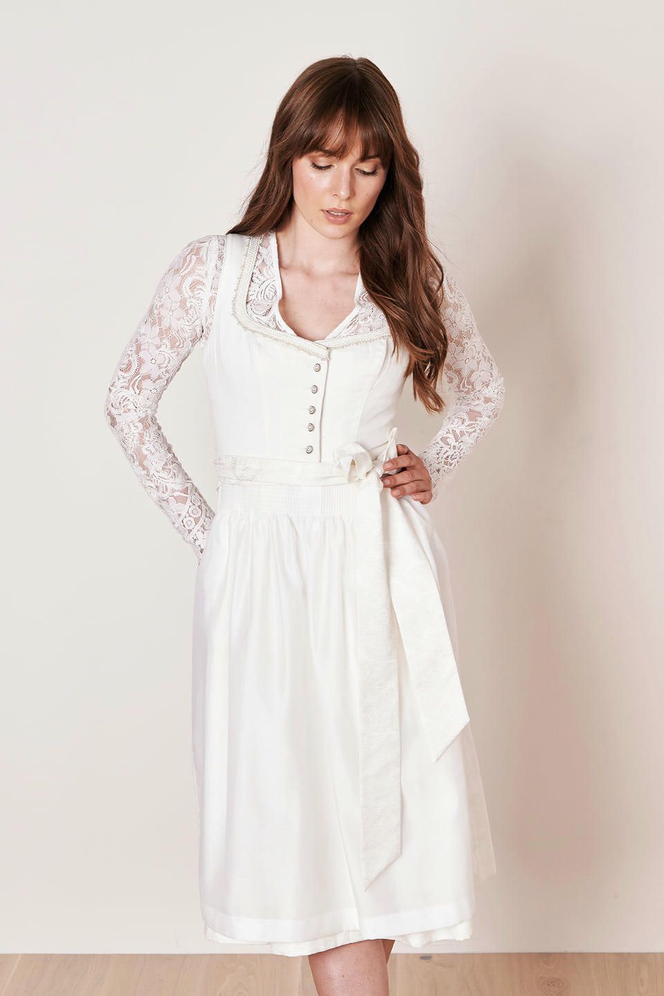 Hochzeitsdirndl & Brautdirndl in verschiedenen Farben ♥