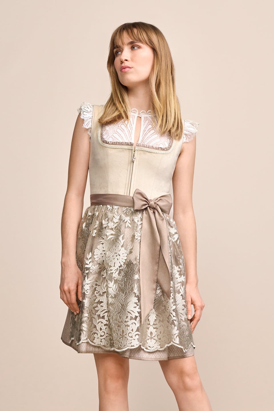 Beige Dirndl im Krüger Dirndl Online Shop