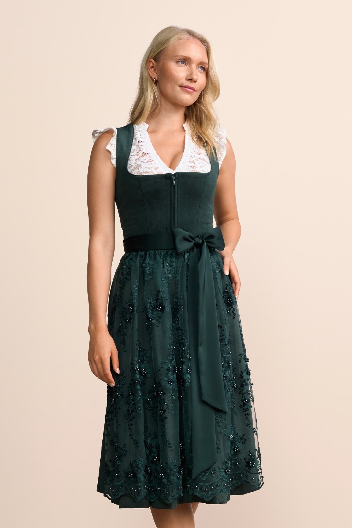Dirndl Lovira (70cm) in grün im Krüger Dirndl Online Shop