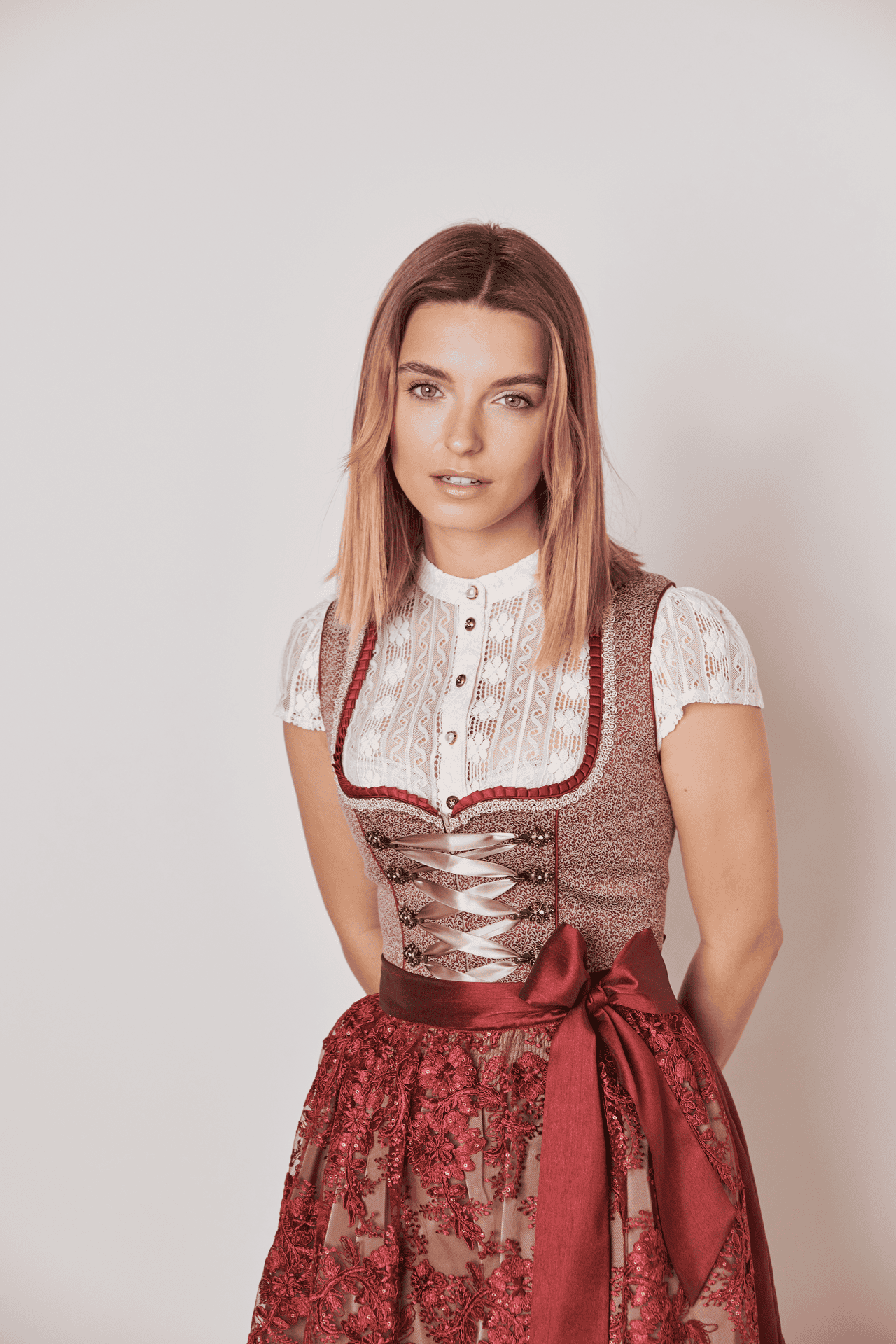 Dirndl Zaida (60cm) in rot im Krüger Dirndl Online Shop