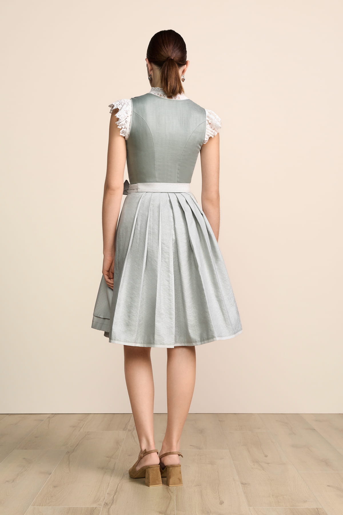 Dirndl Della (60cm) in grün im Krüger Dirndl Online Shop