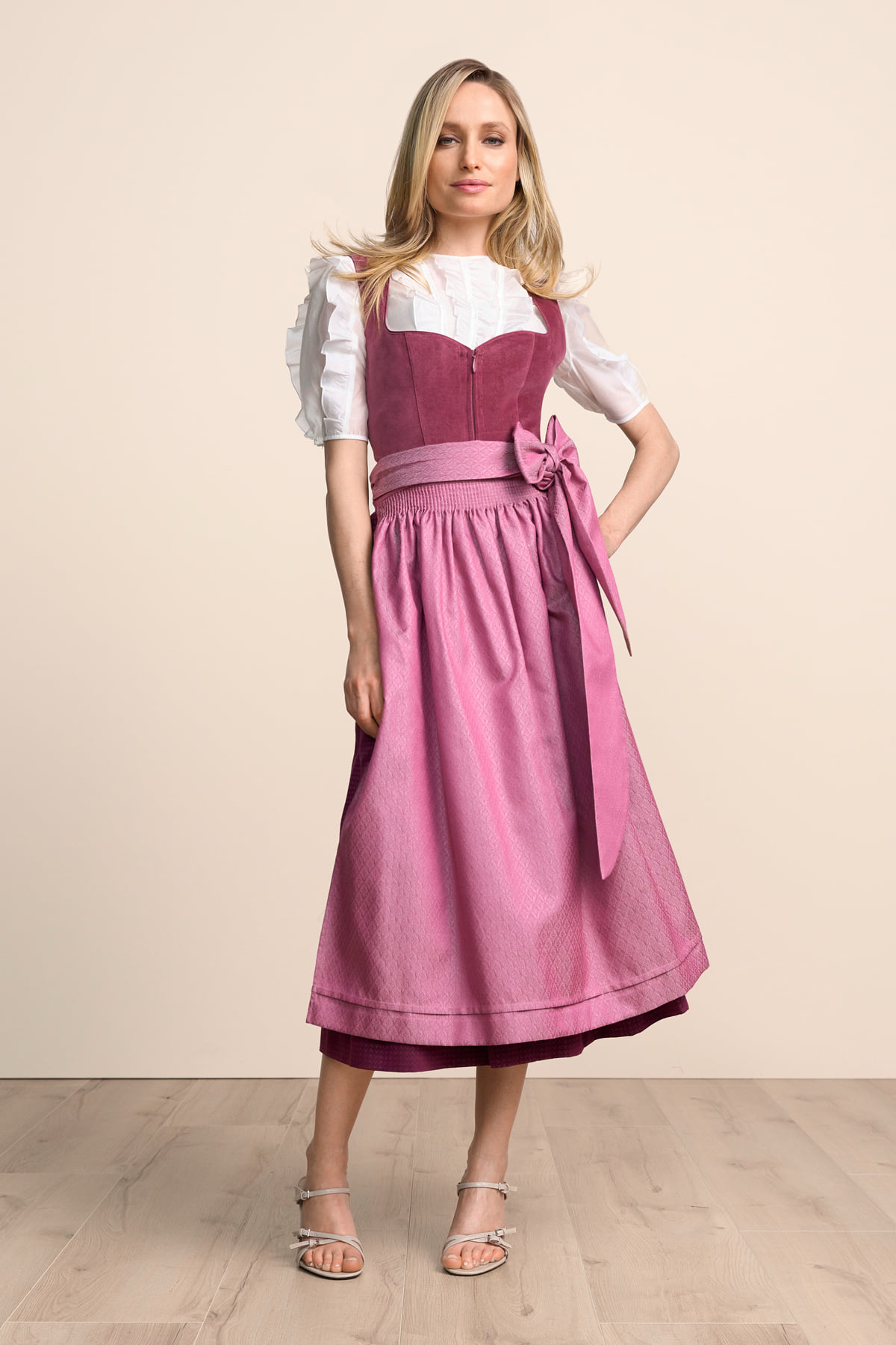 Dirndl Xana (80cm) in pink im Krüger Dirndl Online Shop