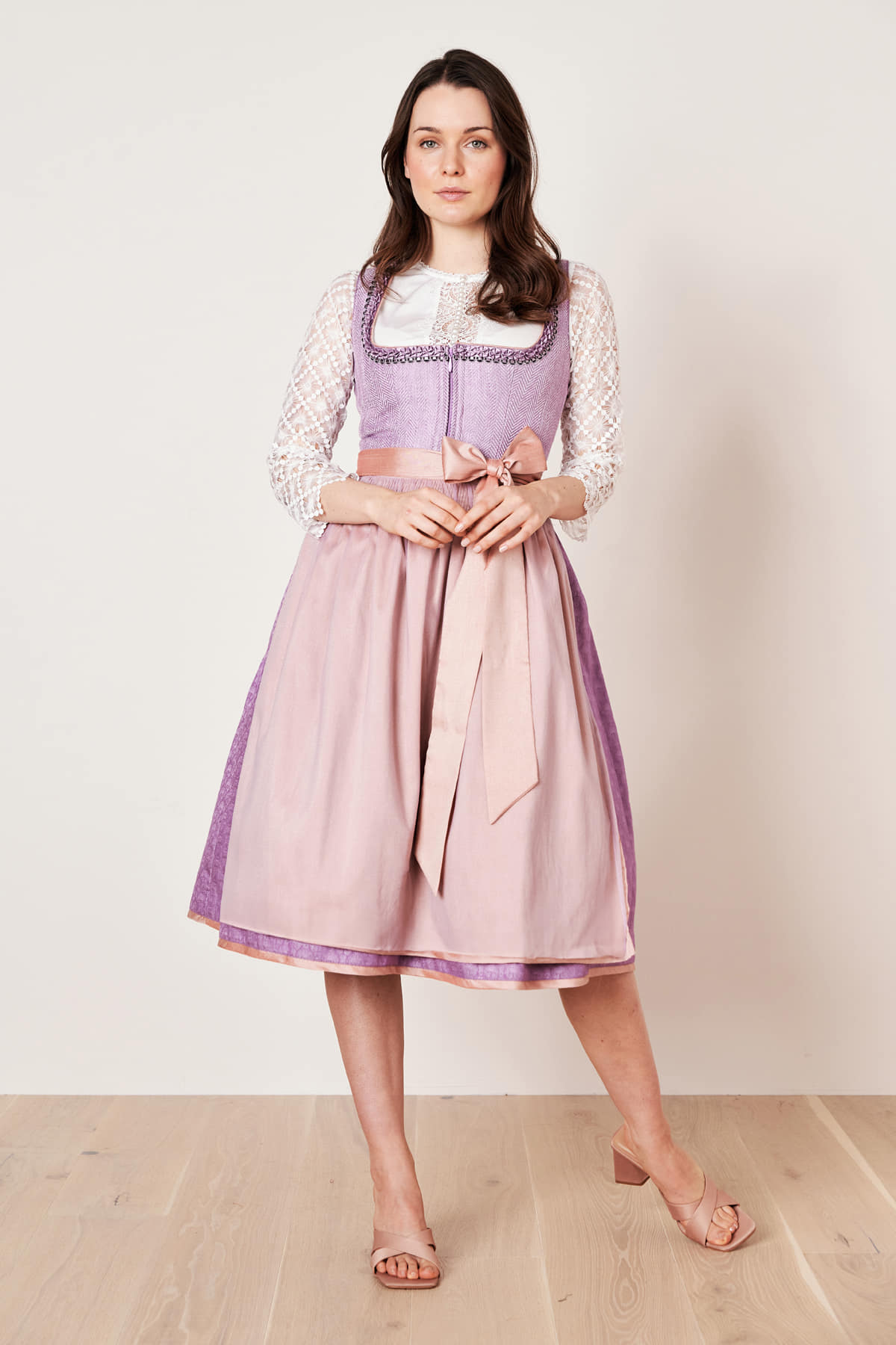 Dirndl Amaya (70cm) in lila im Krüger Dirndl Online Shop