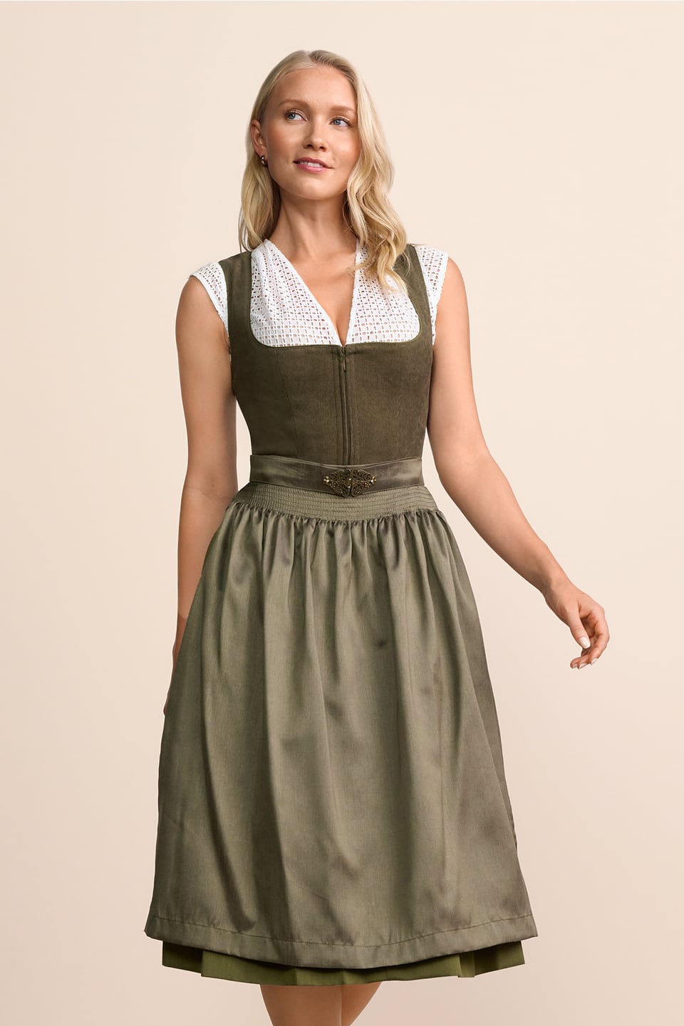 Wie sitzt ein Dirndl richtig?