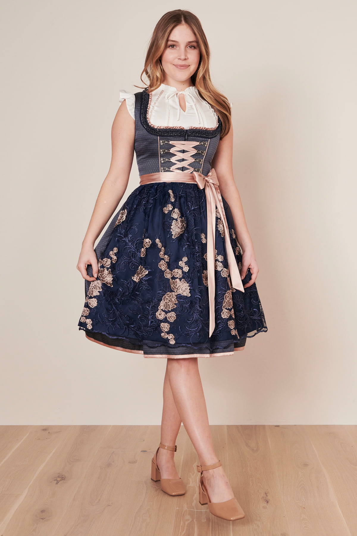 Dirndl Tracy (60cm) in blau im Krüger Dirndl Online Shop