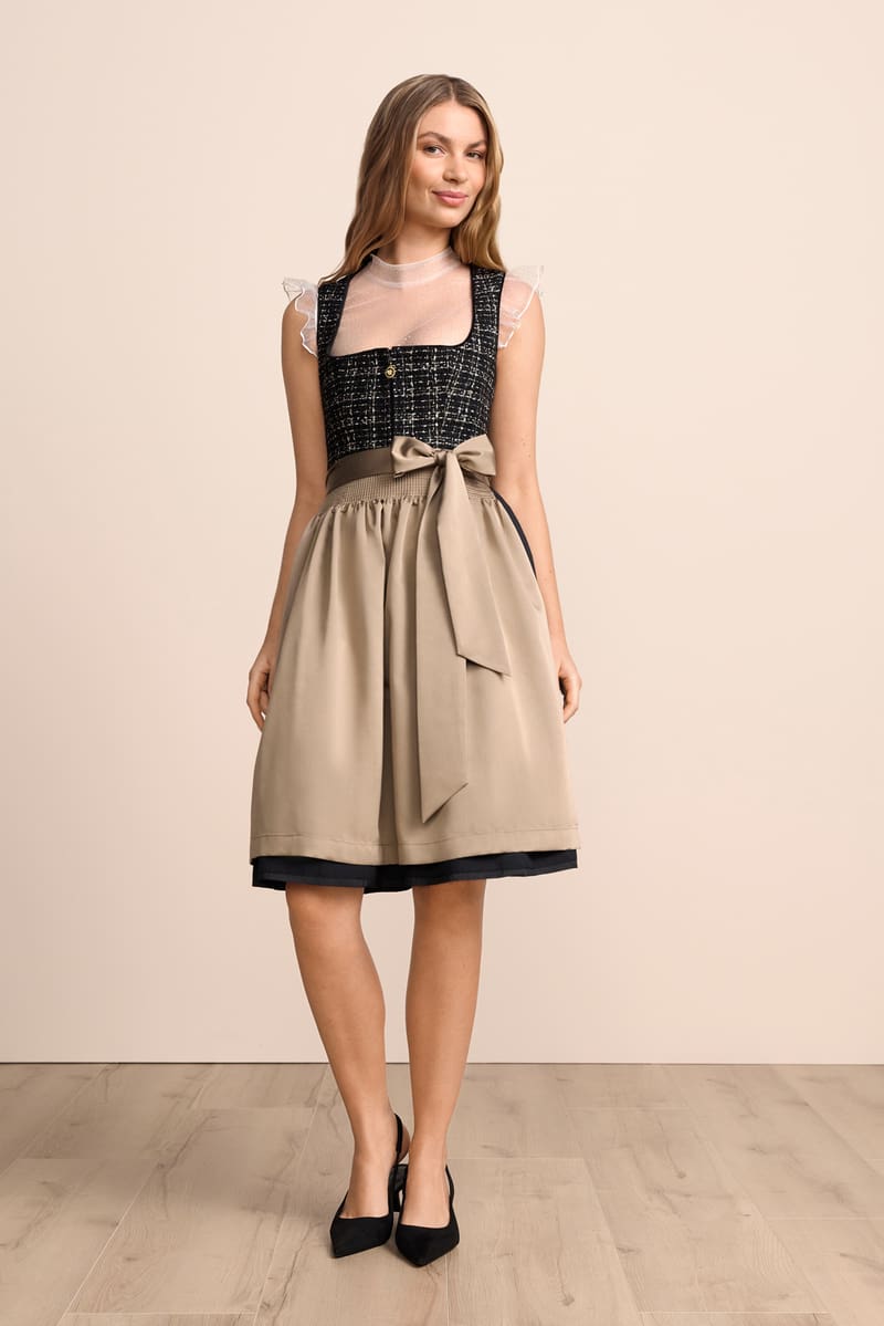 Dirndl Rosvina (60cm) in schwarz im Krüger Dirndl Online Shop