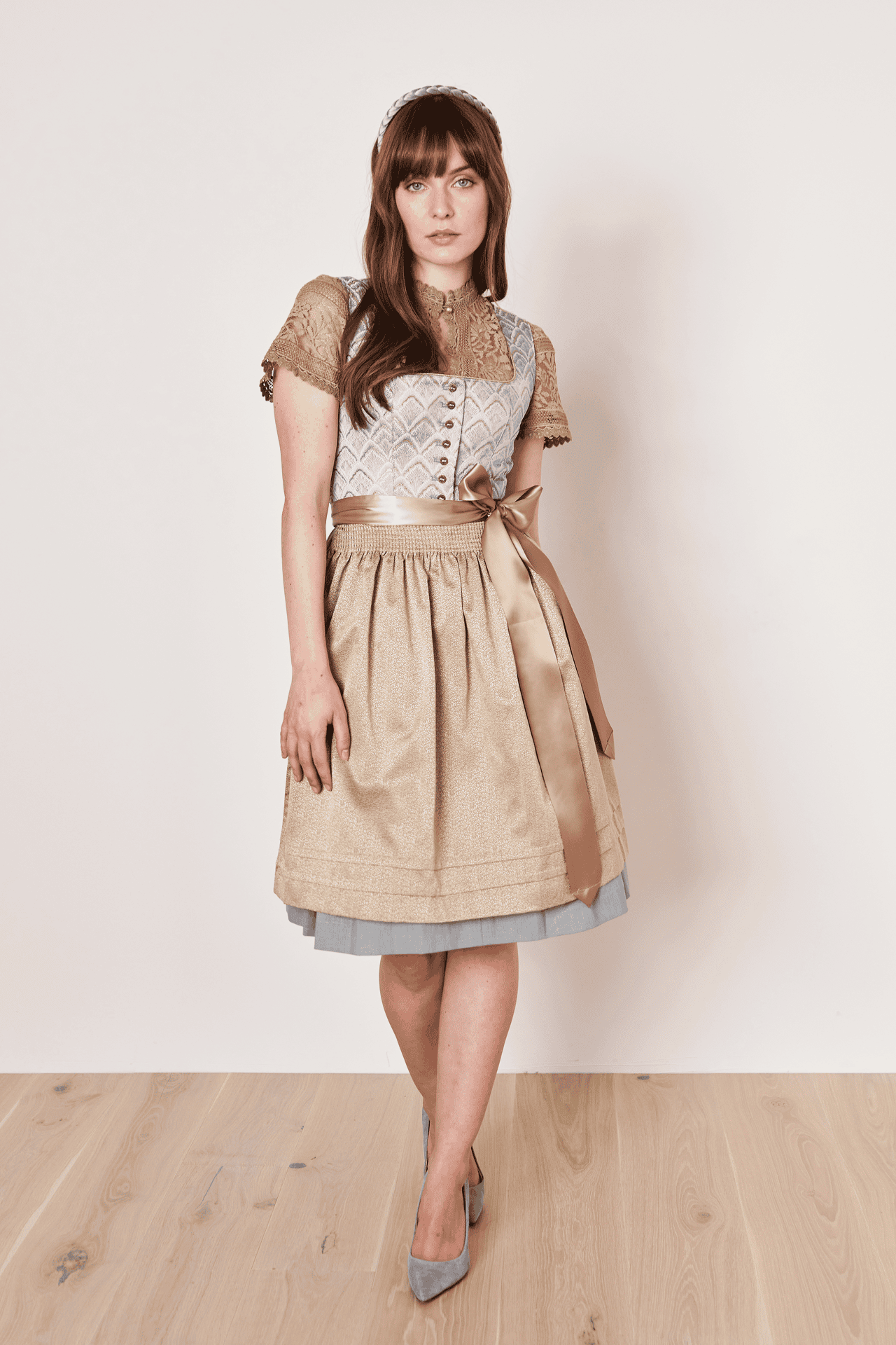 Dirndl Carsta (60cm) in grau im Krüger Dirndl Online Shop