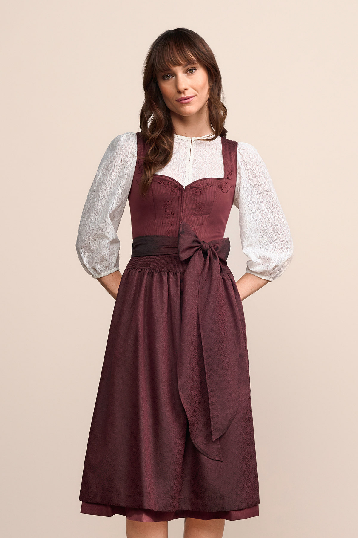 Dirndl Aleha (70cm) in rot im Krüger Dirndl Online Shop