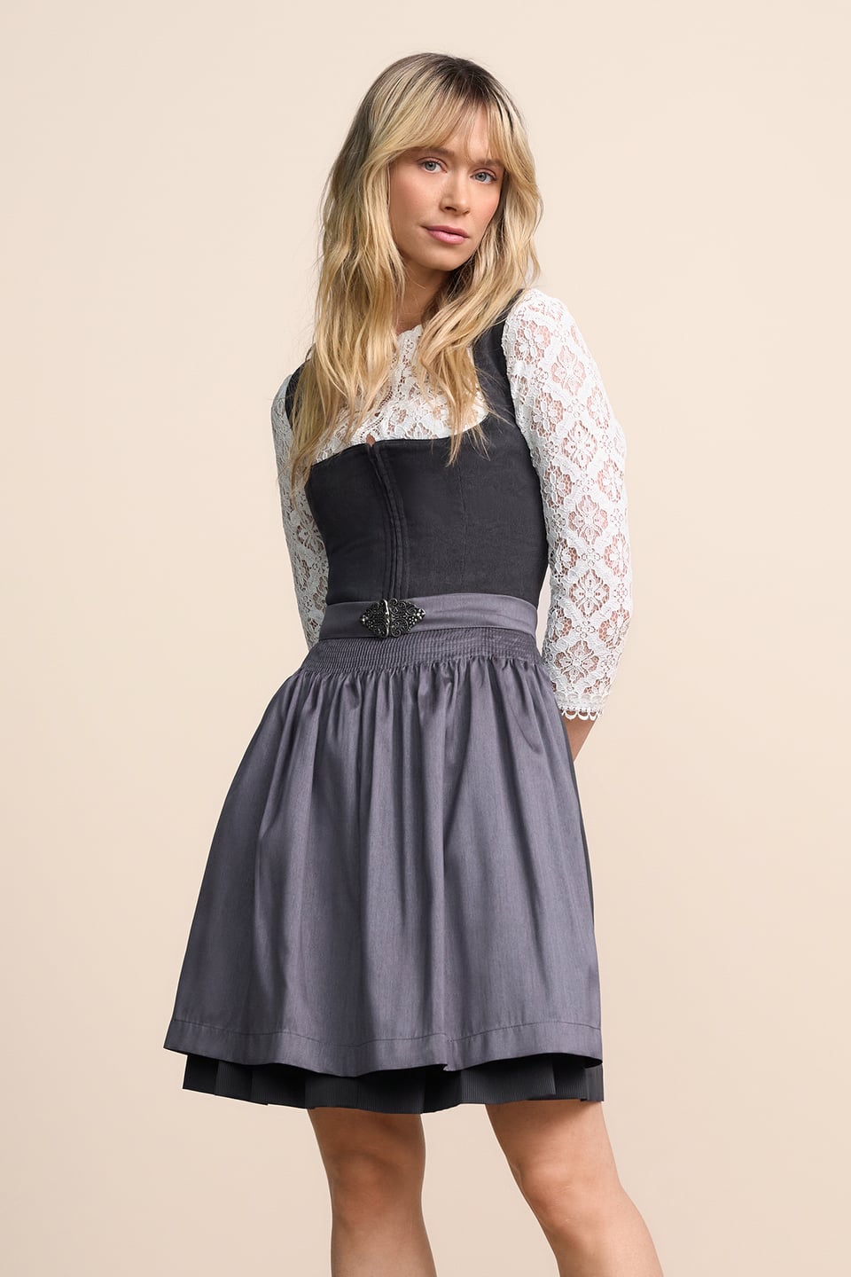 Wie sitzt ein Dirndl richtig?