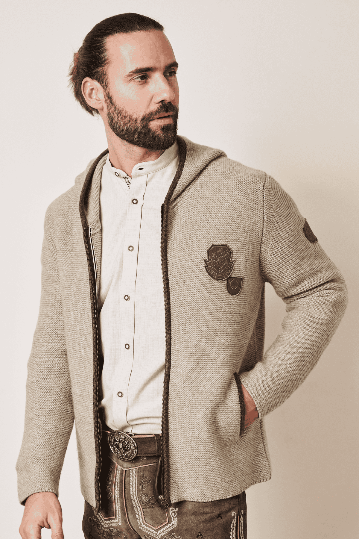 Strickhoodie Bastian in beige im Krüger Dirndl Online Shop