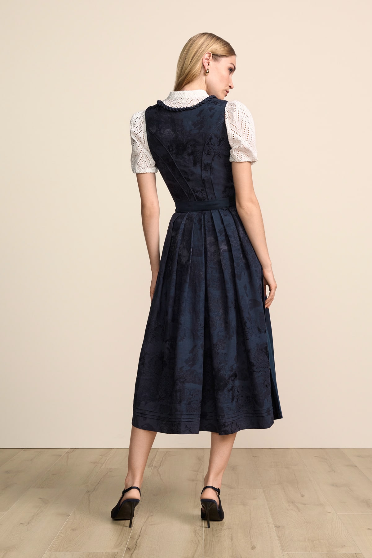 Dirndl Calyssia (80cm) in blau im Krüger Dirndl Online Shop