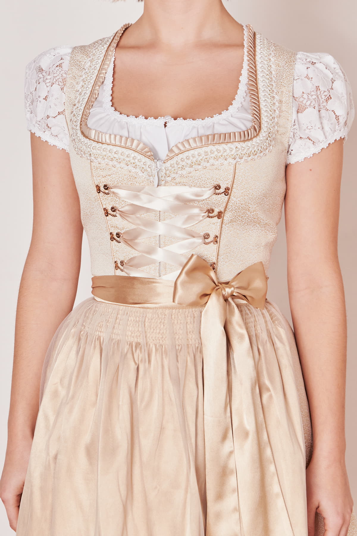 Dirndl Oksana (50cm) in beige im Krüger Dirndl Online Shop