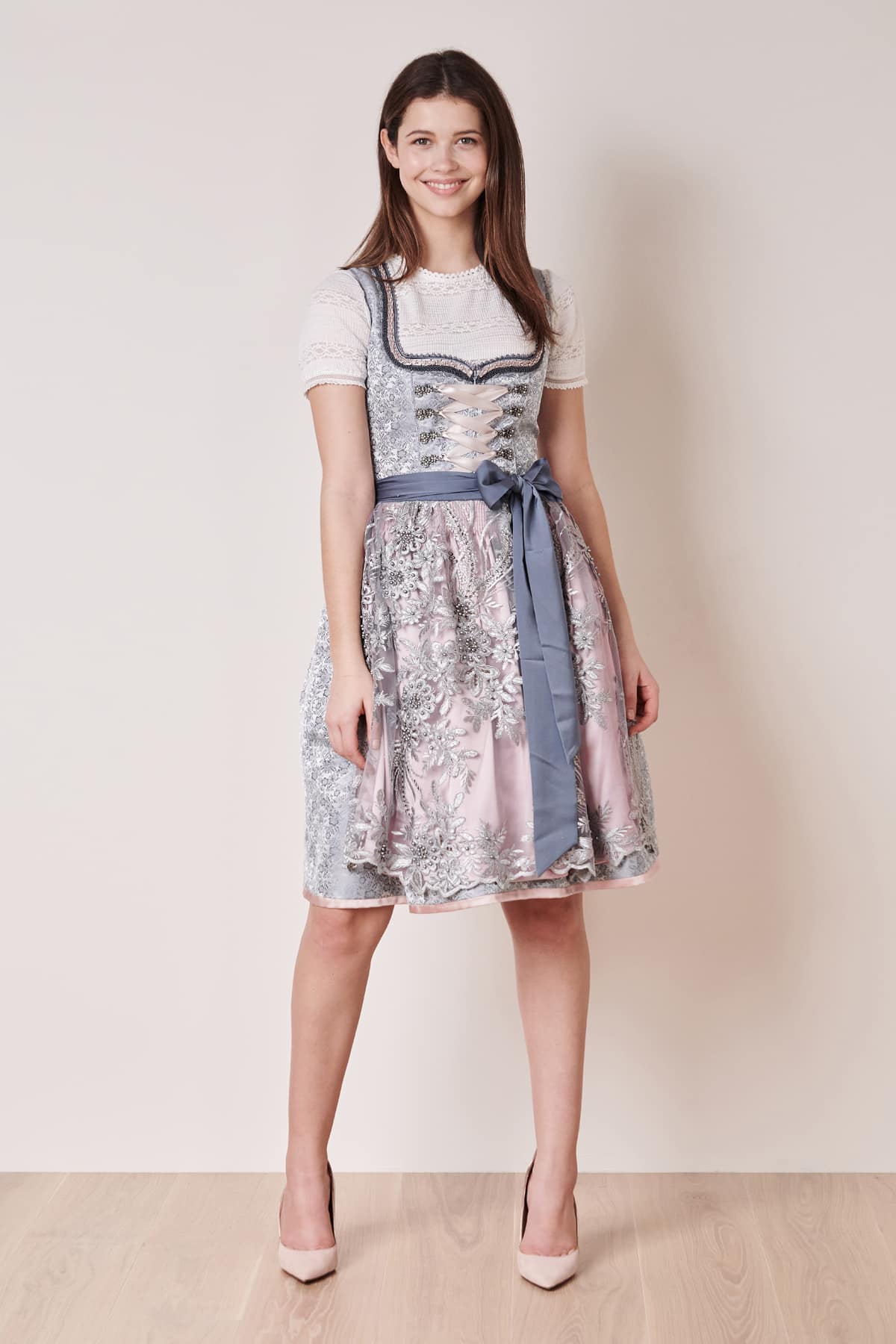 Dirndl Aria (60cm) in grau im Krüger Dirndl Online Shop