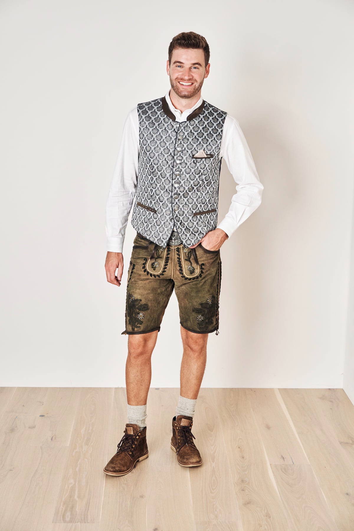 Trachtenweste Helge in grau im Krüger Dirndl Online Shop