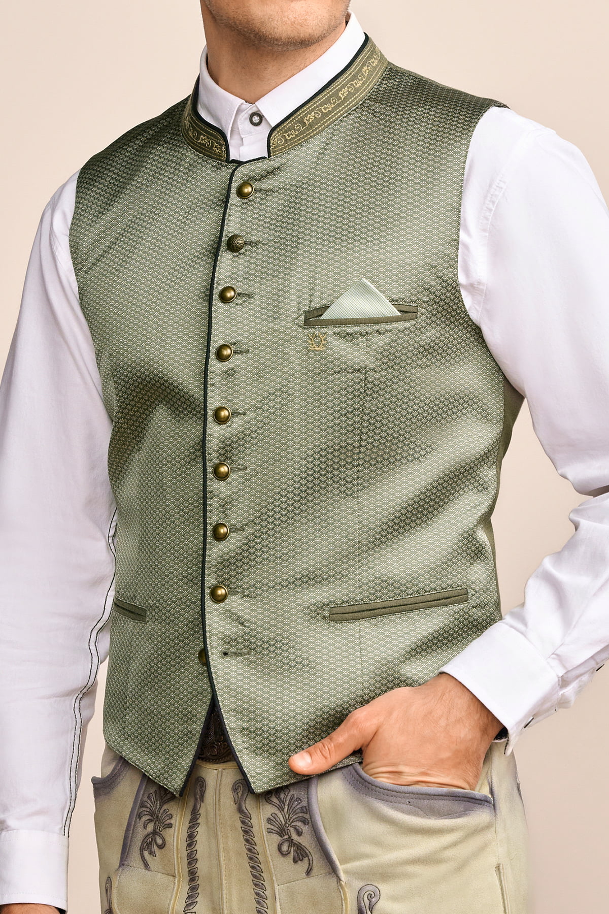 Trachtenweste Alec in grün im Krüger Dirndl Online Shop