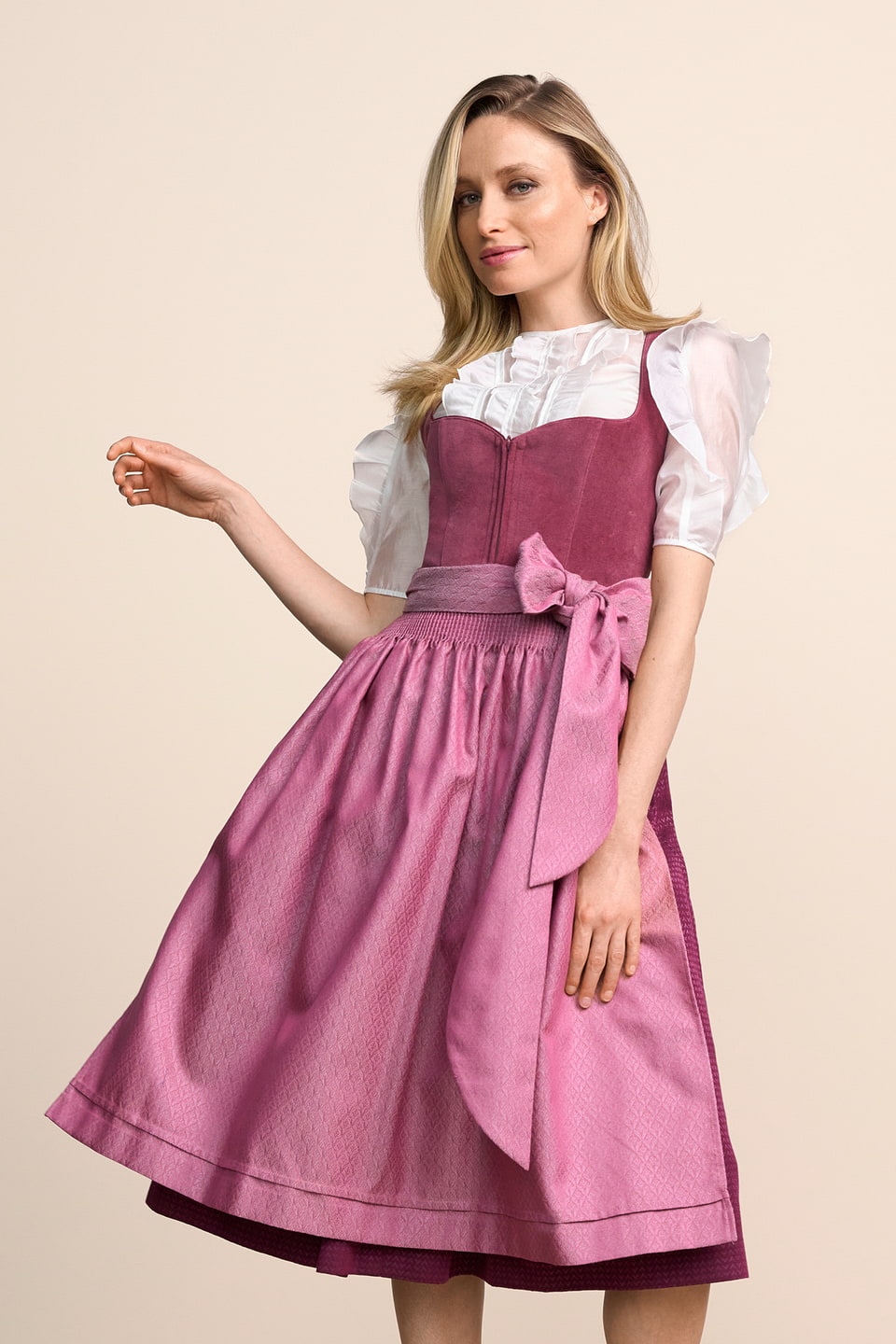 Hinreißende Maxi Dirndl entdecken ♥