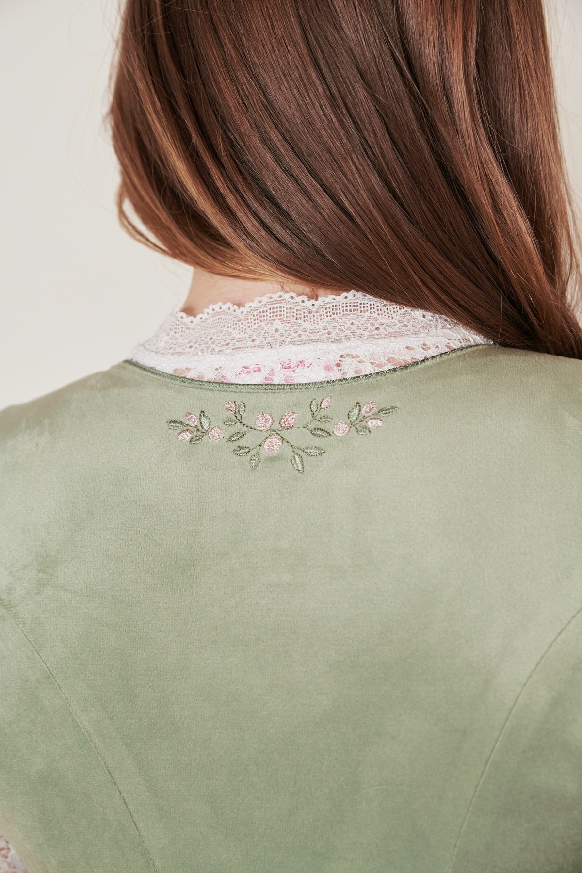 Dirndl Neelia (60cm) in grün im Krüger Dirndl Online Shop