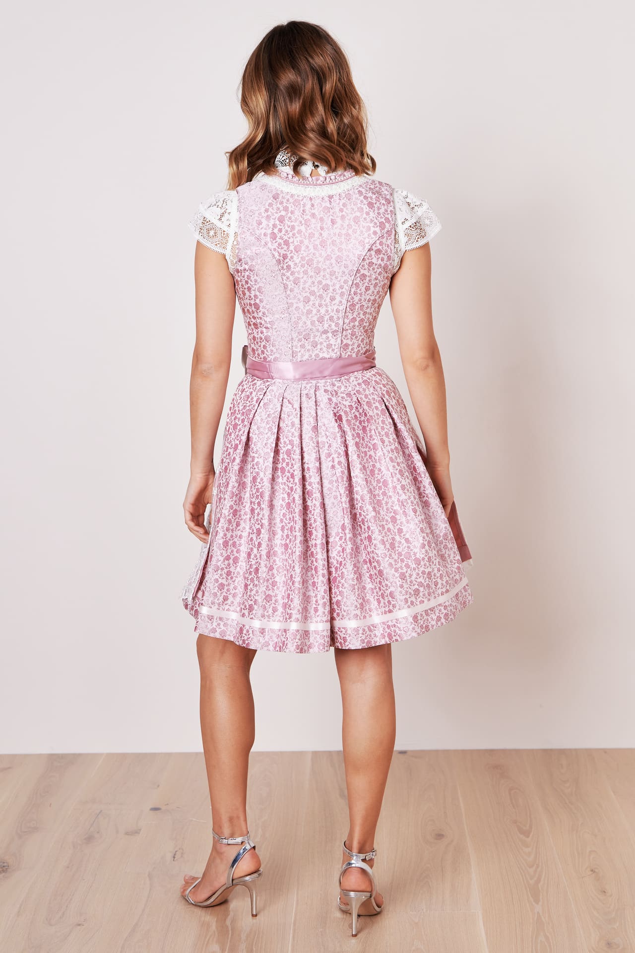 Dirndl Sandi (50cm) in rosa im Krüger Dirndl Online Shop